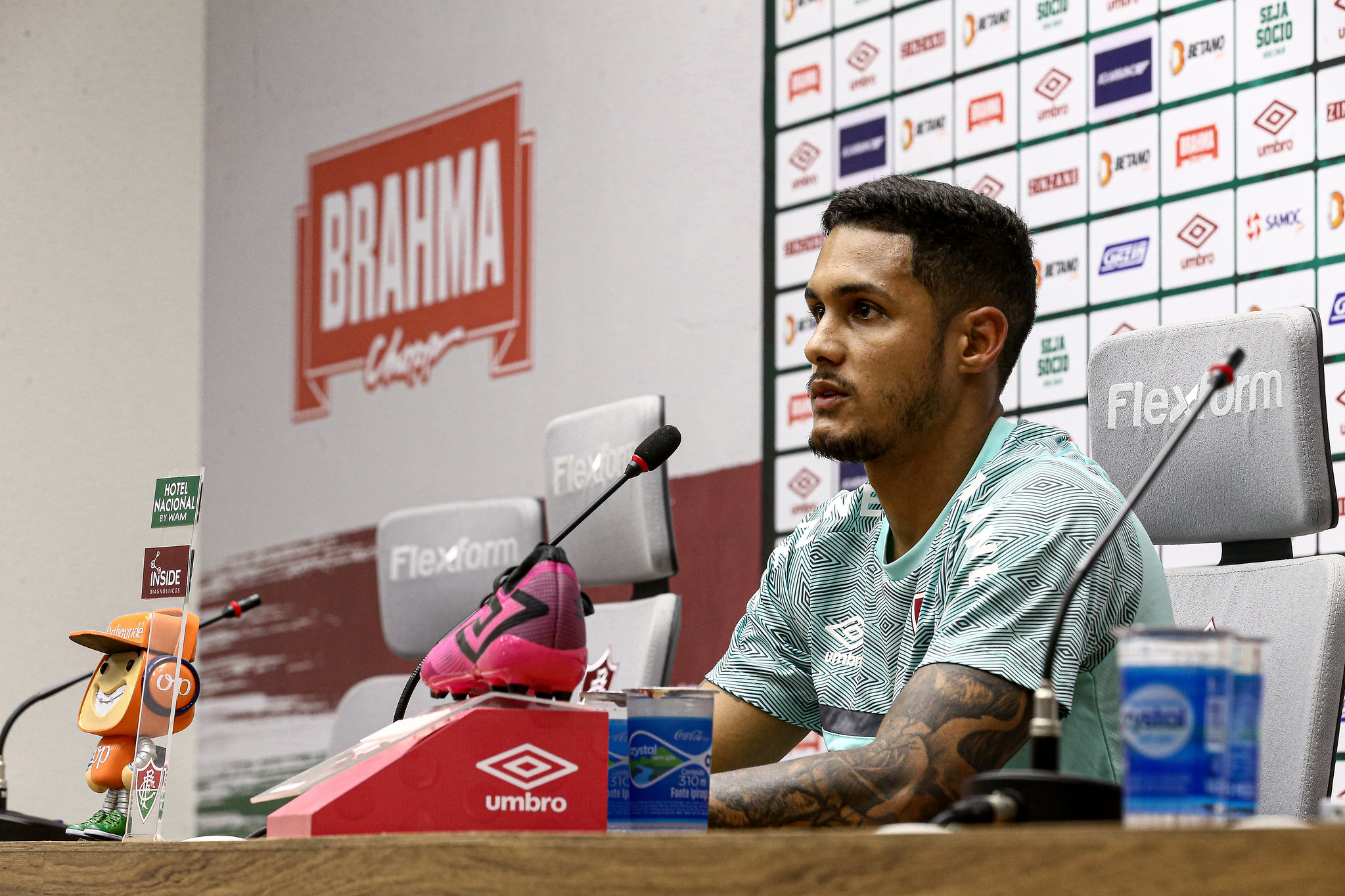 Cris Silva fala pela primeira vez como jogador do Fluminense e se ...