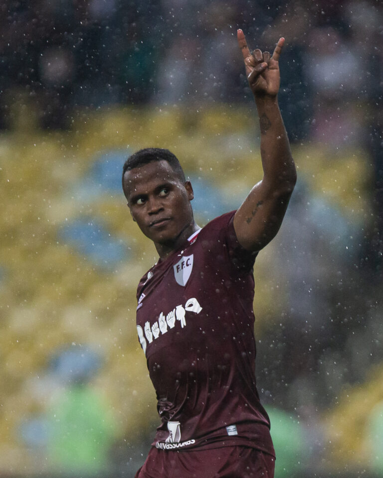 Arias chega a 13 assistências na temporada e ultrapassa números de ...