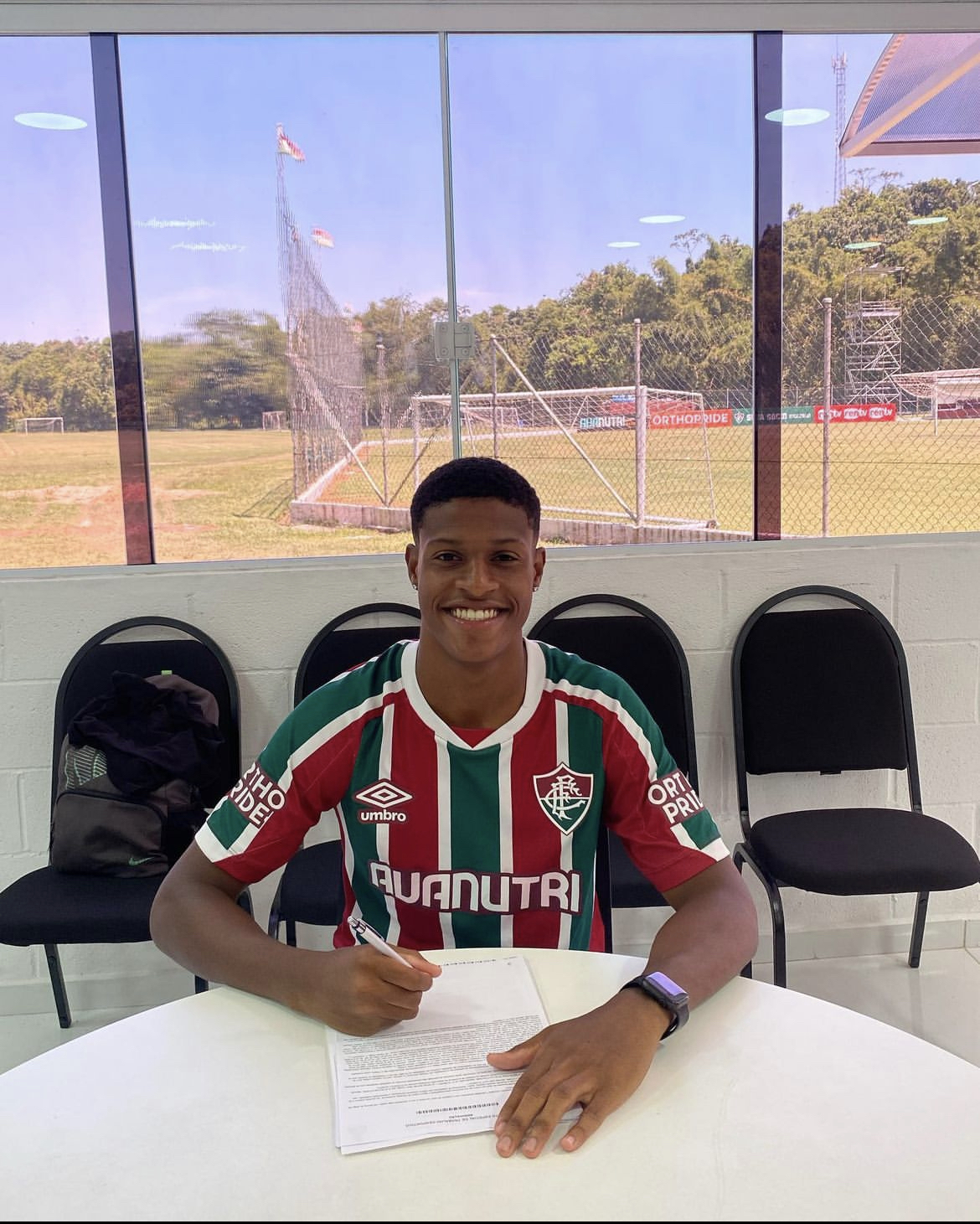 Sub-20: Marcos Henrique renova seu contrato com o Fluminense até 2027 ...