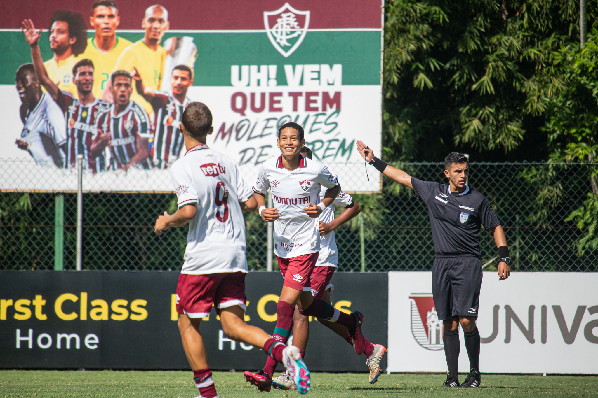 Fluminense vence o Serrano pela Copa Rio Sub-15 e 17 • Saudações Tricolores