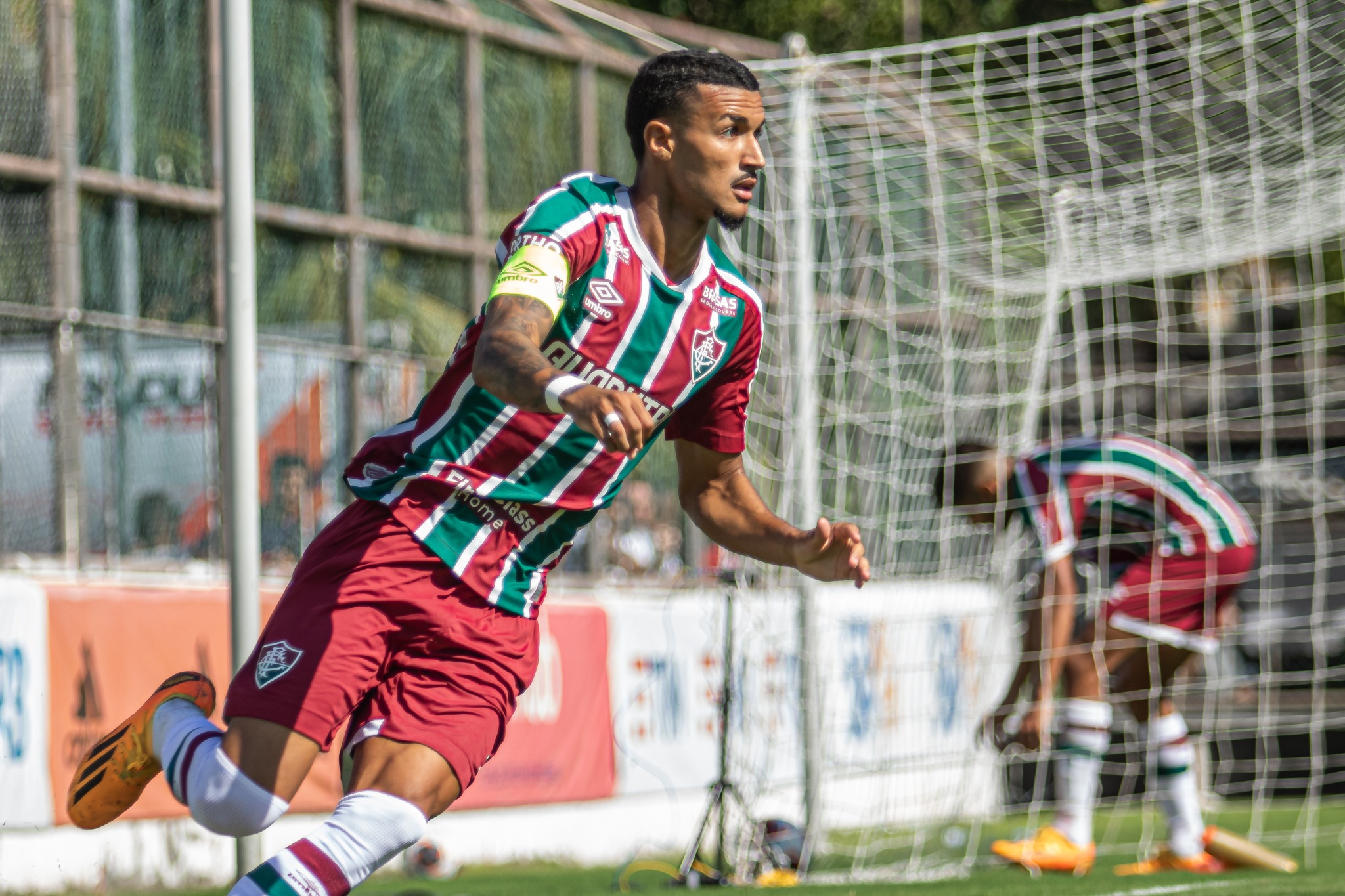 Jefté é anunciado oficialmente no Apoel - Clube terá opção de compra ...