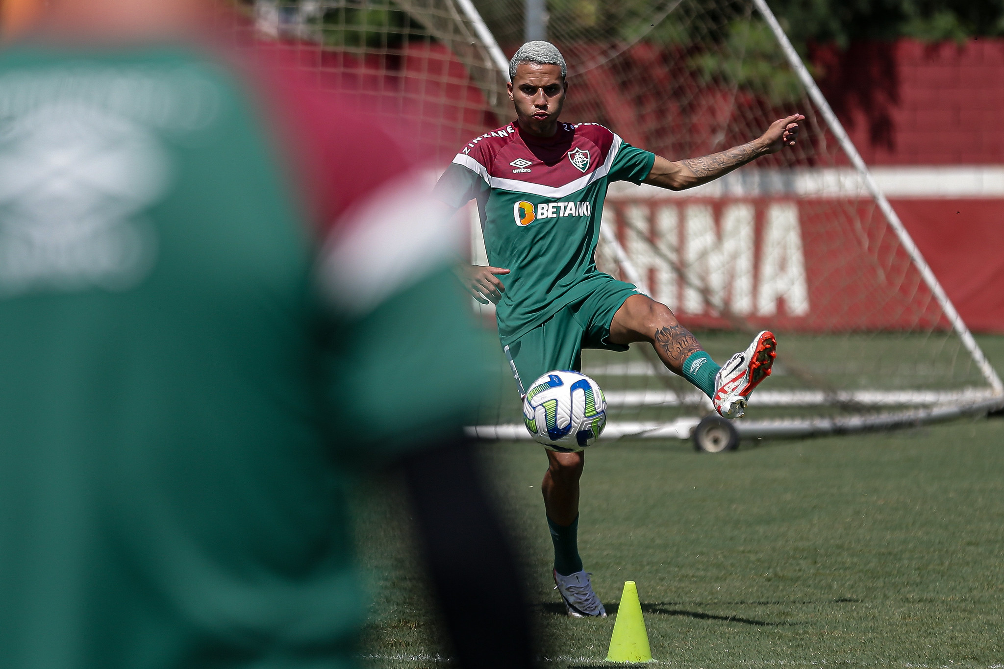 Após servir a seleção Olímpica, Alexsander treina junto com a equipe ...