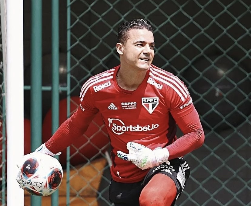 Felipe Alves vai ao CT para realizar exames médicos e fica perto de ser ...