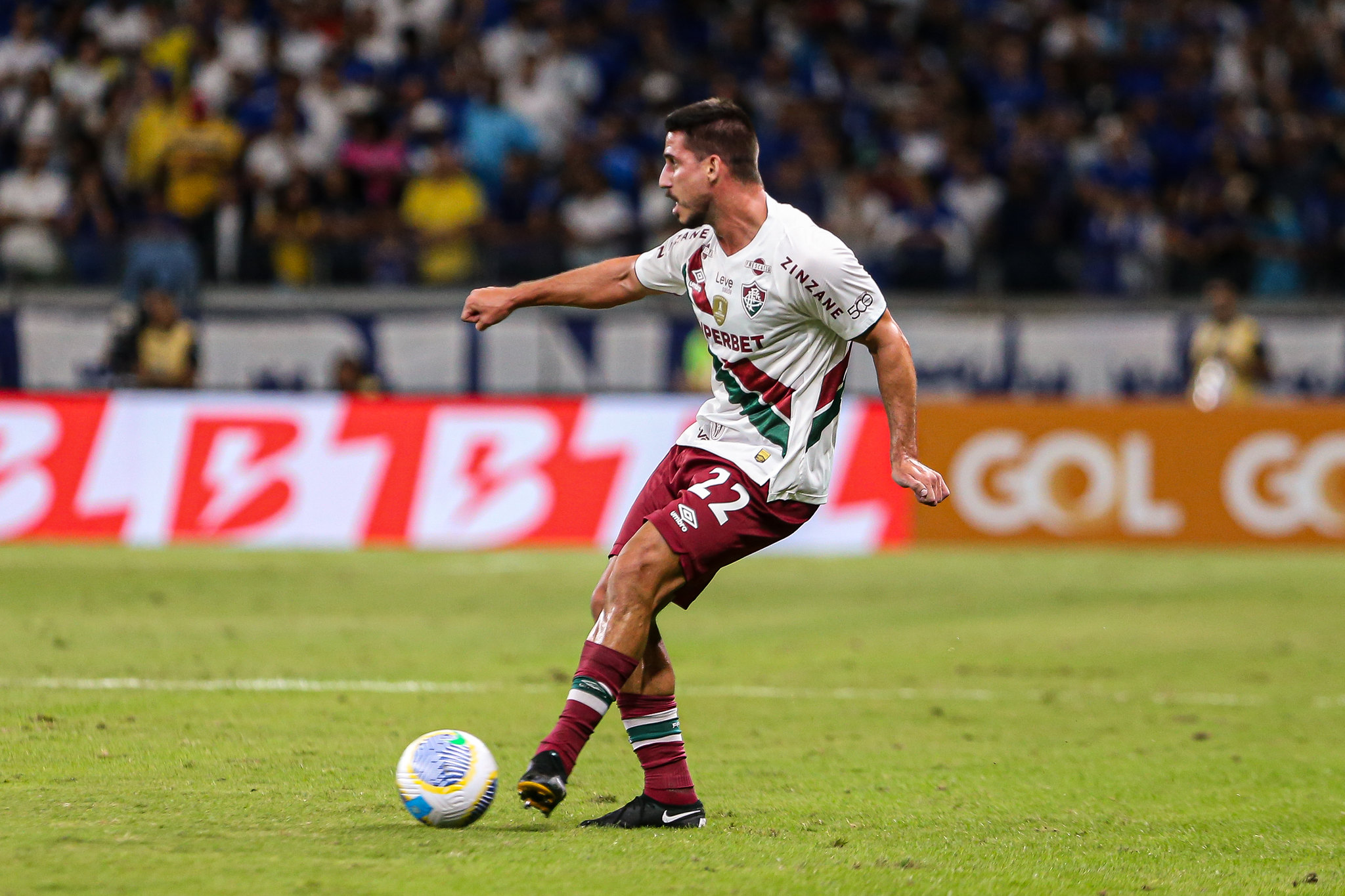 Após um mês fora, Gabriel Pires volta a atuar e aproveita oportunidade ...