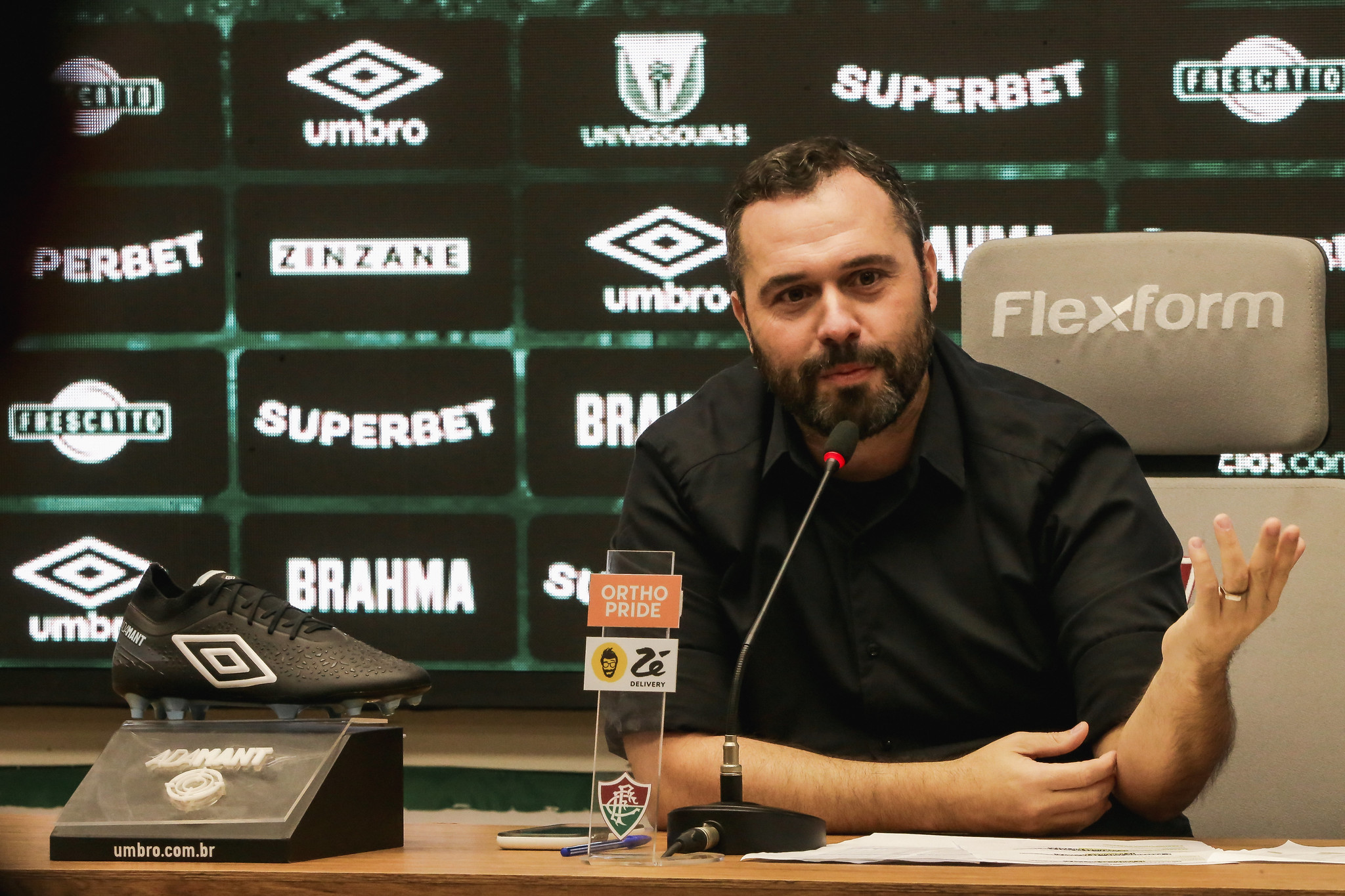 Em coletiva, Mário pede apoio da torcida em confronto com Vitória e ...