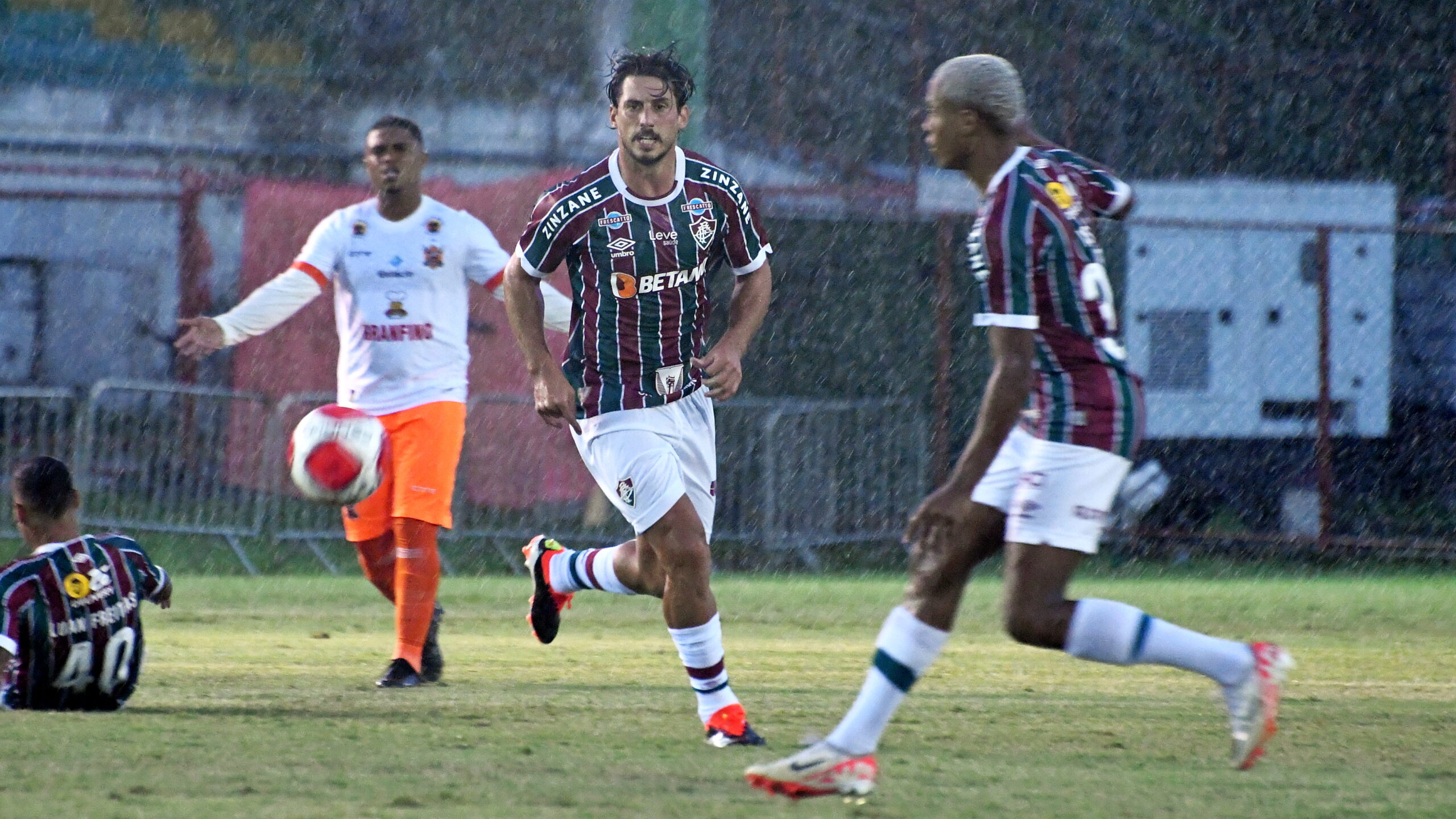 Após rescisão, Gabriel Pires se despede do Flu e vai para clube grego ...