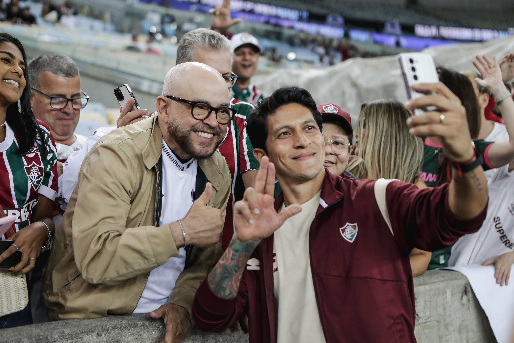 German Cano aparece no gramado e faz a festa da "Flu-Mureta ...