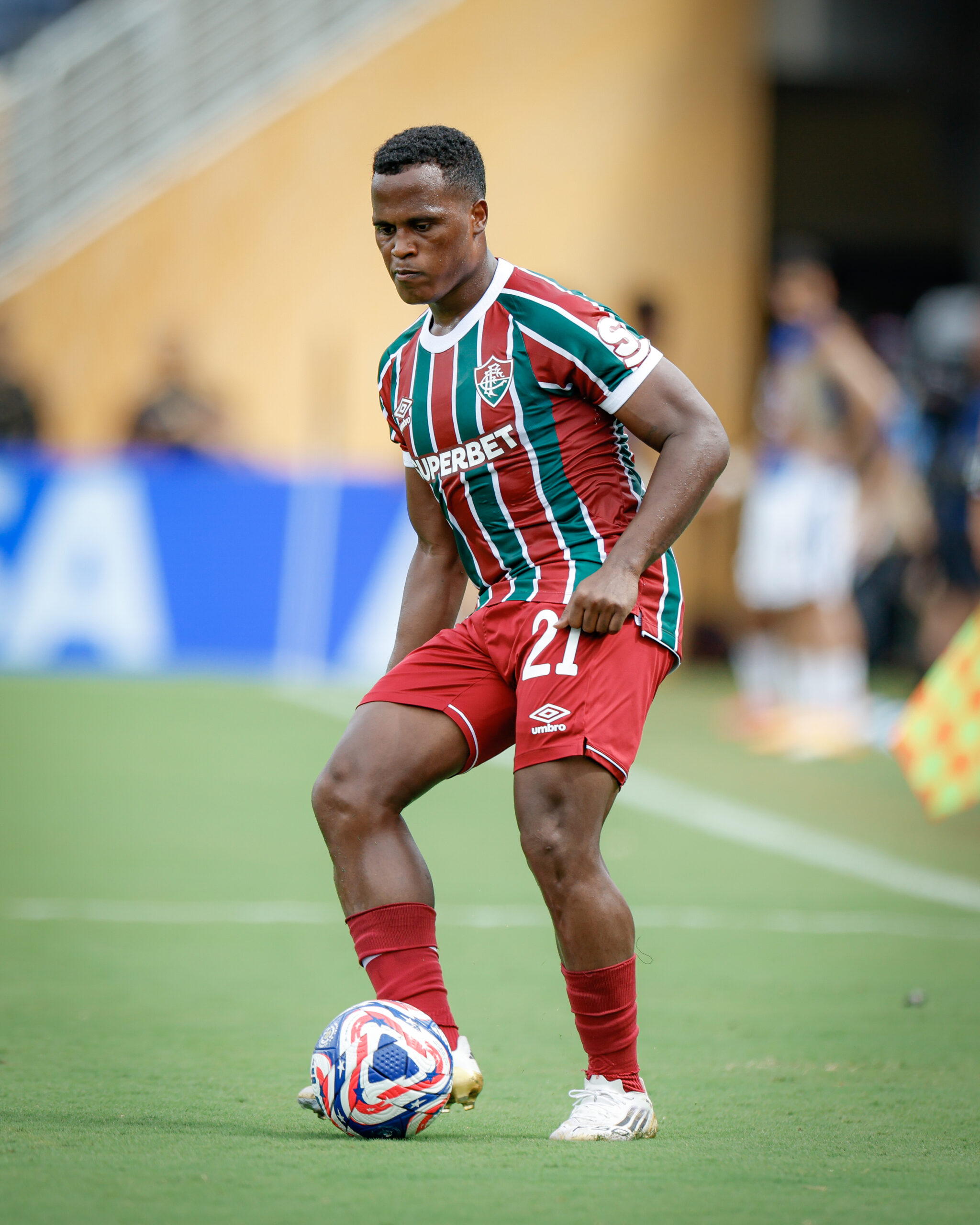 Fluminense deve receber nova oferta do Wolves por Jhon Arias ...