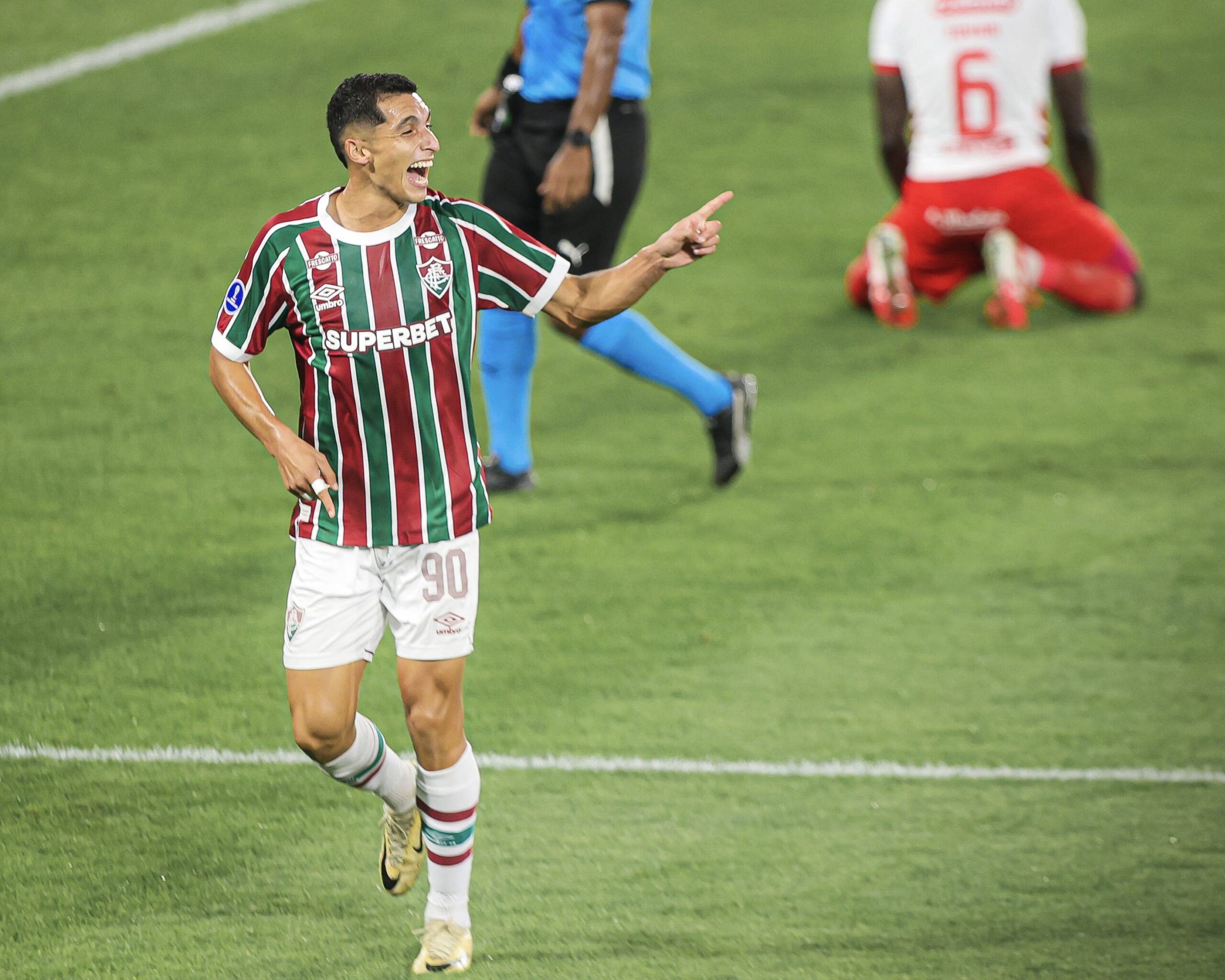 Em boa fase no Fluminense, Kevin Serna aparece na pré-lista da Colômbia ...